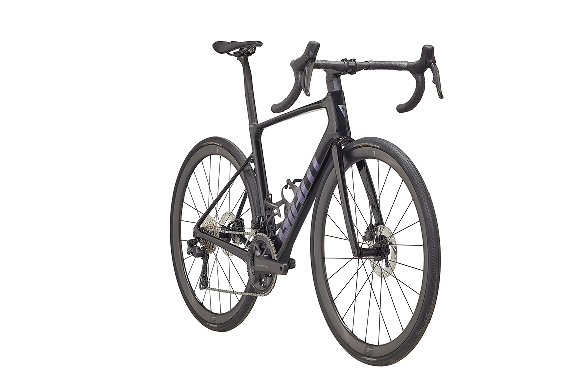 High Performance Endurance Road Bike | Giant Defy Advanced Pro (2024) | Giant Bicycles UK