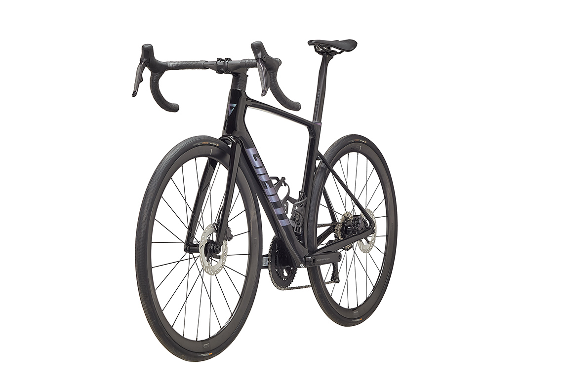 High Performance Endurance Road Bike | Giant Defy Advanced Pro (2024) | Giant Bicycles UK